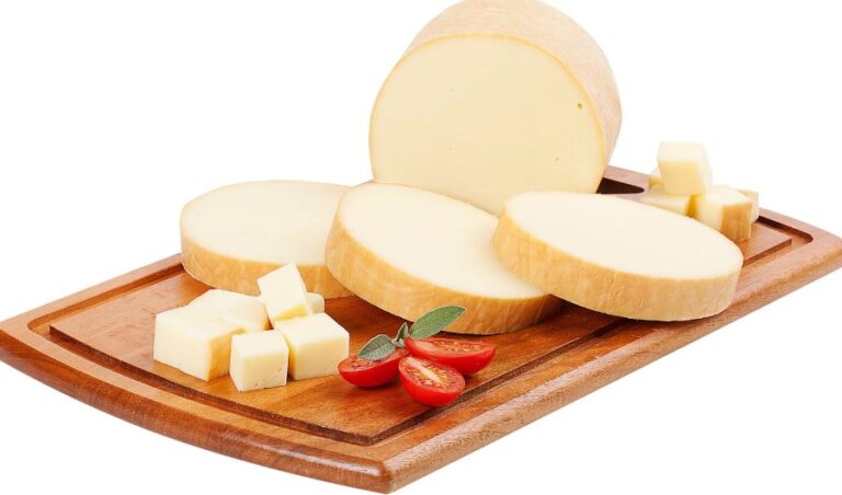 12 Best Mozzarella Substitutes For Pizza - FOODANDKITCHENAPPLIANCES