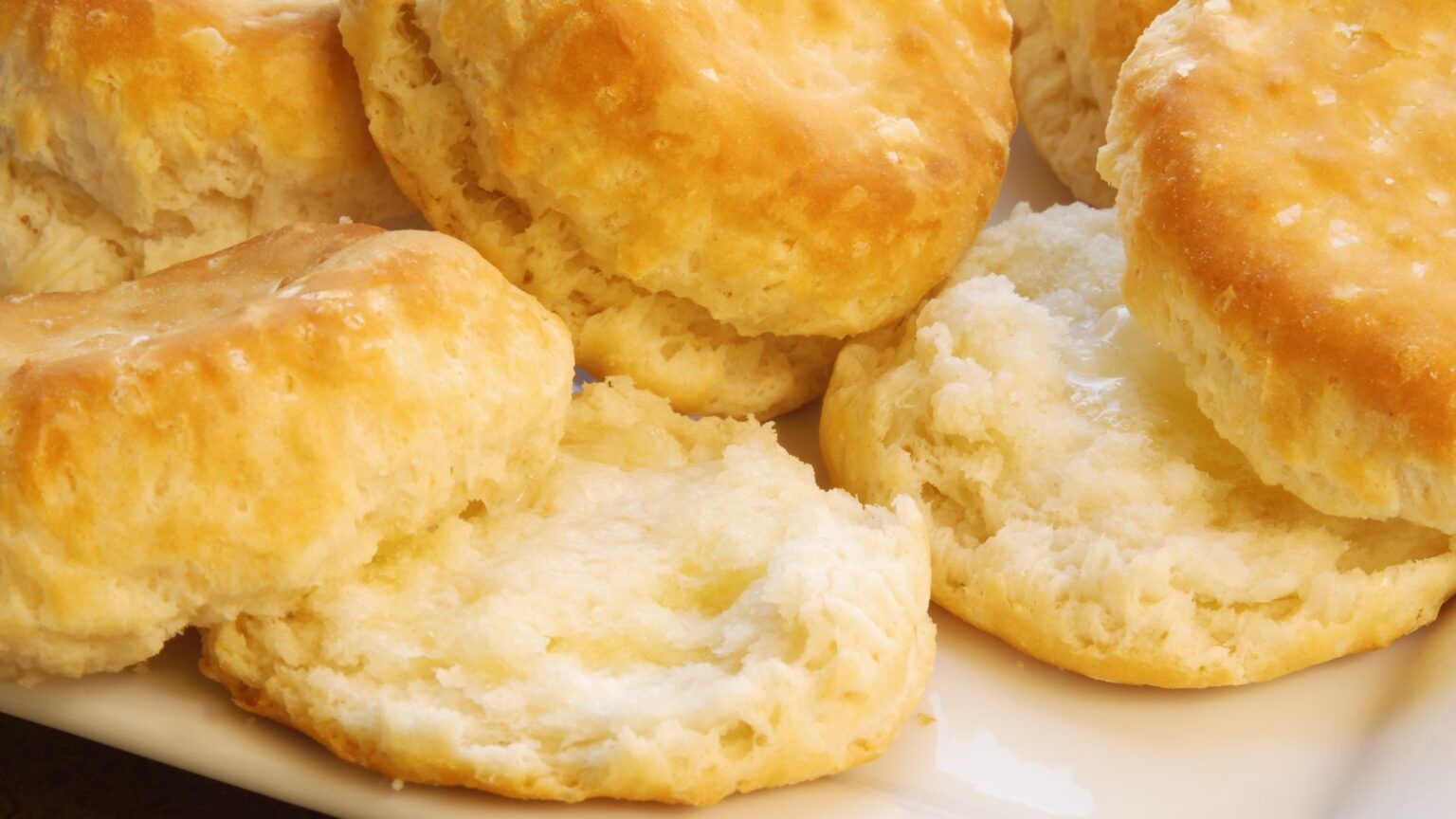 Can You Freeze Pillsbury Biscuits? Best Tips - FOODANDKITCHENAPPLIANCES
